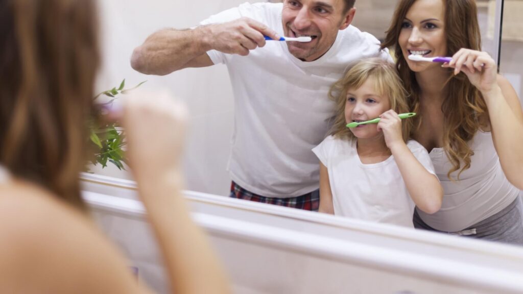 8 Tips for Brushing Your Teeth the Right Way